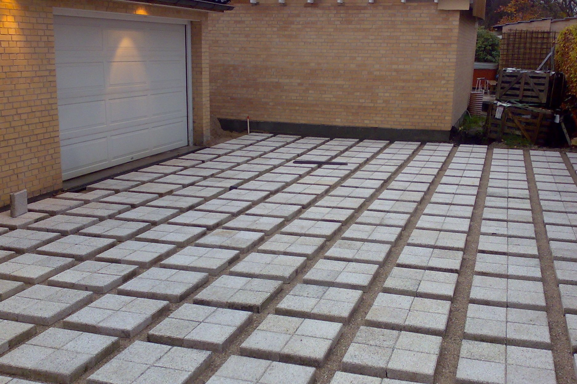 Betonfliser - BROLÆGNING, TERASSE OG INDKØRSEL - INSPIRATION - skaar